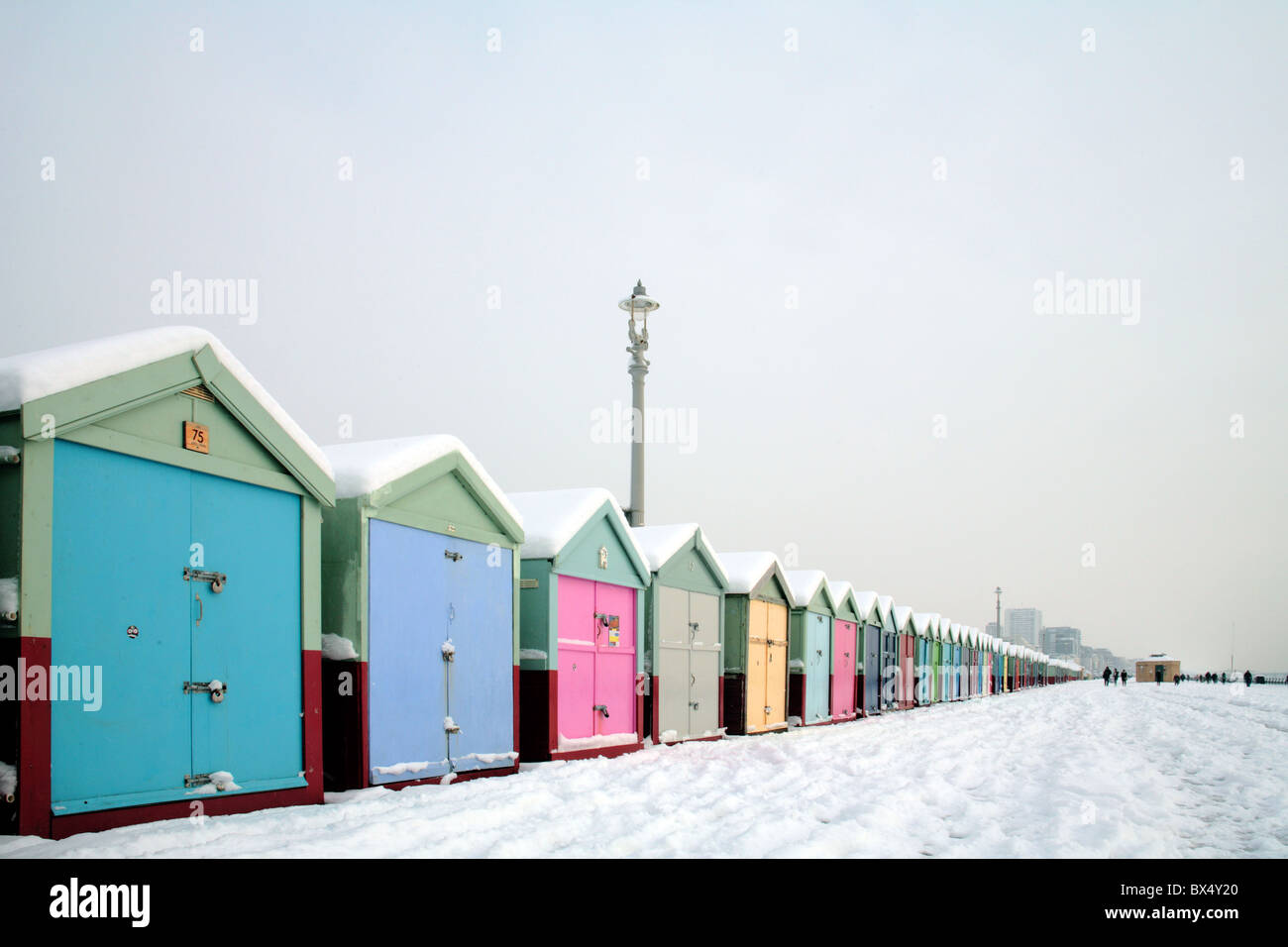 brighton beach huts Stock Photo - Alamy