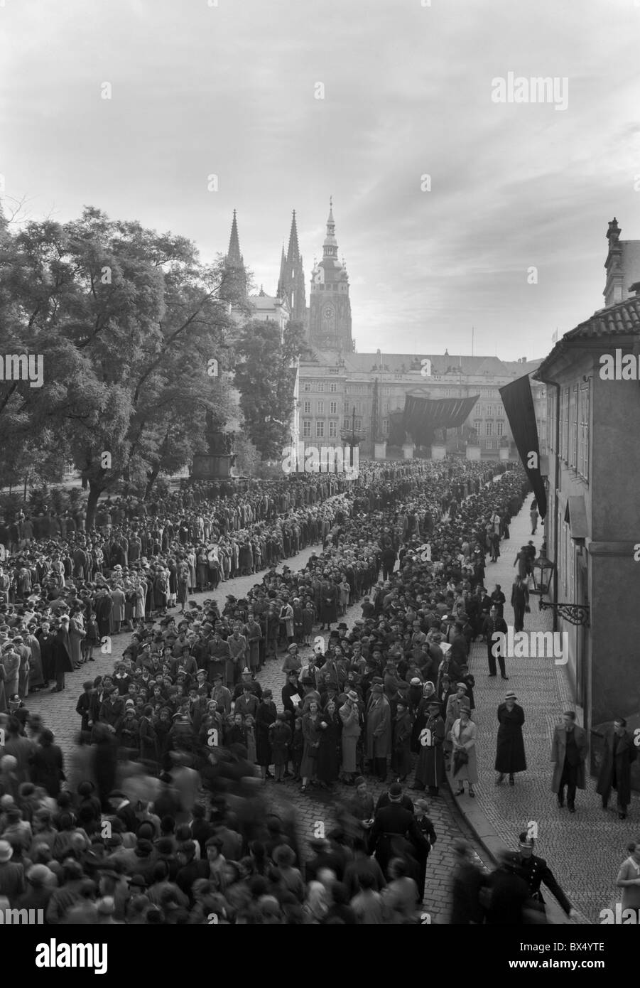 Czechoslovakia - September 1937 Prague citizens line up to view their ...