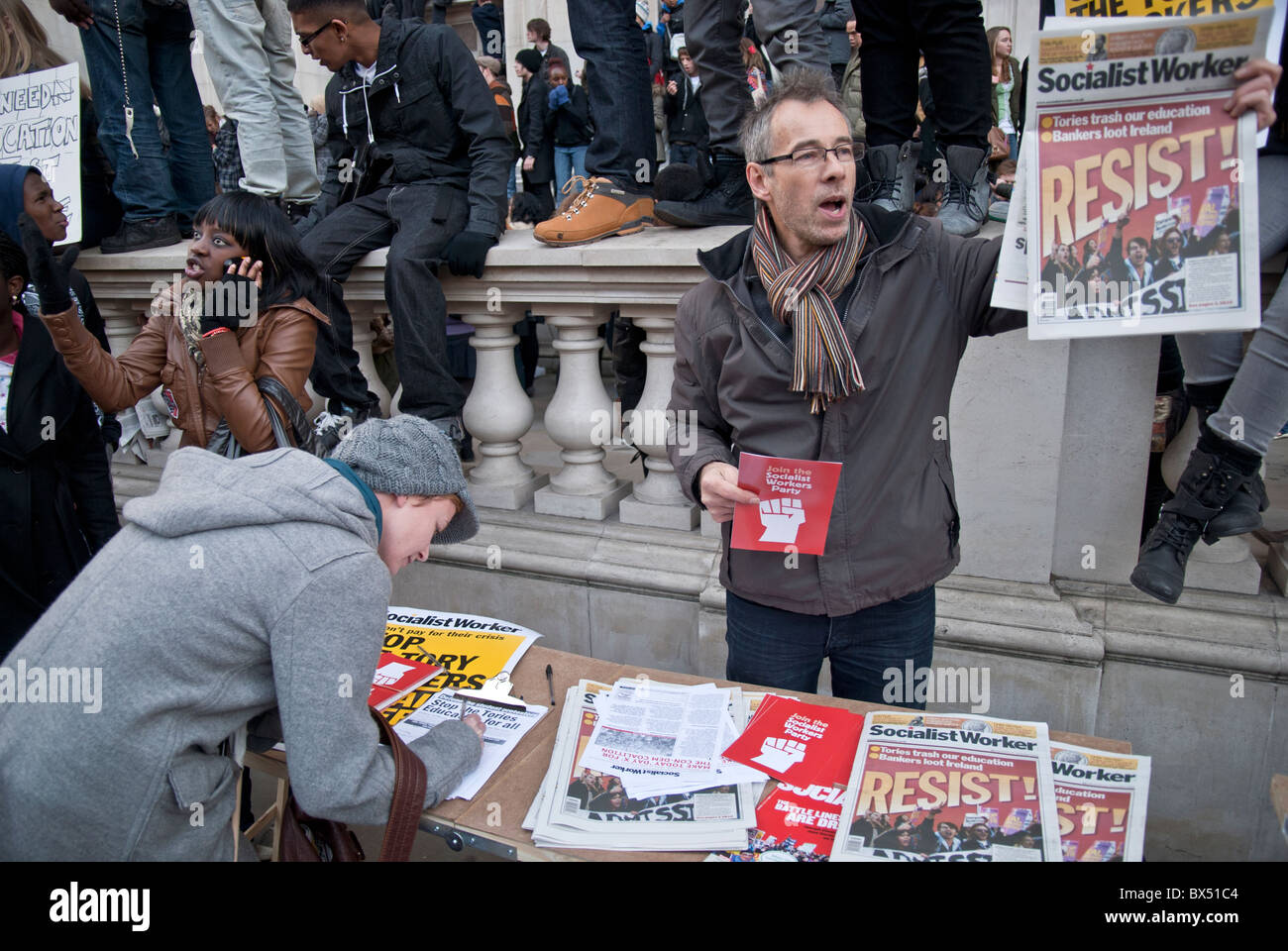 Signing petition hi-res stock photography and images - Alamy