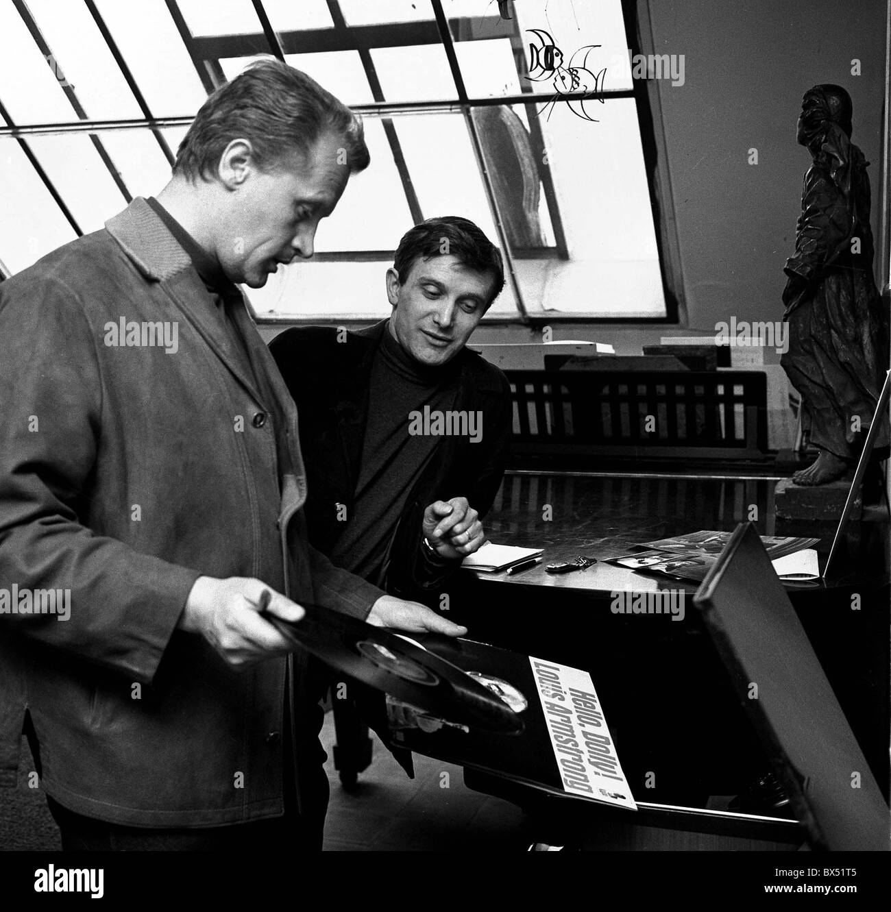 Theater actors hi-res stock photography and images - Alamy