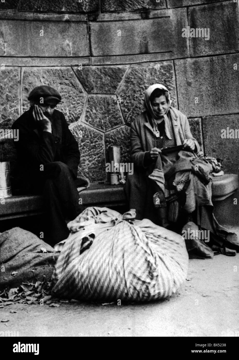 Poverty stricken hi-res stock photography and images - Alamy