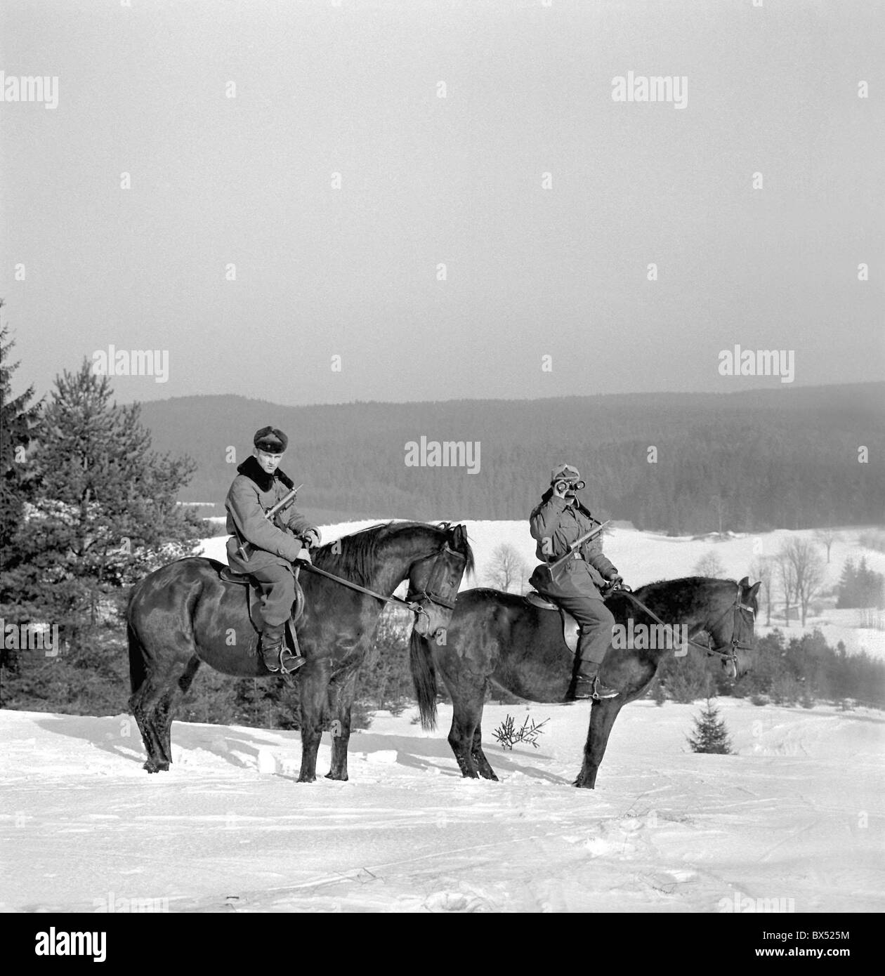 Horse patrol hi-res stock photography and images - Alamy