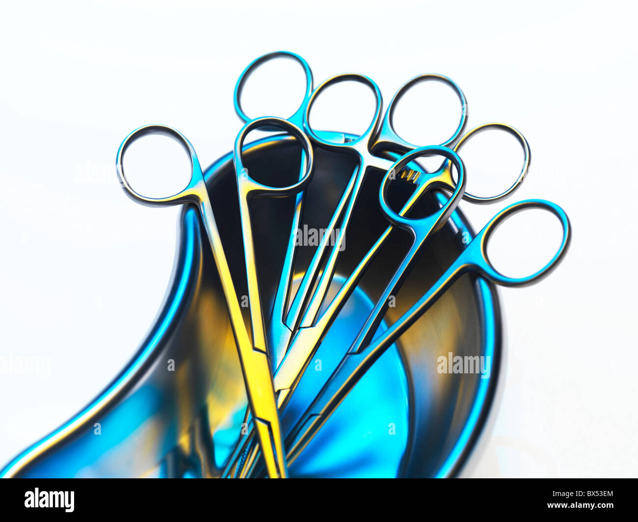 Surgical instruments in dish hi-res stock photography and images - Alamy