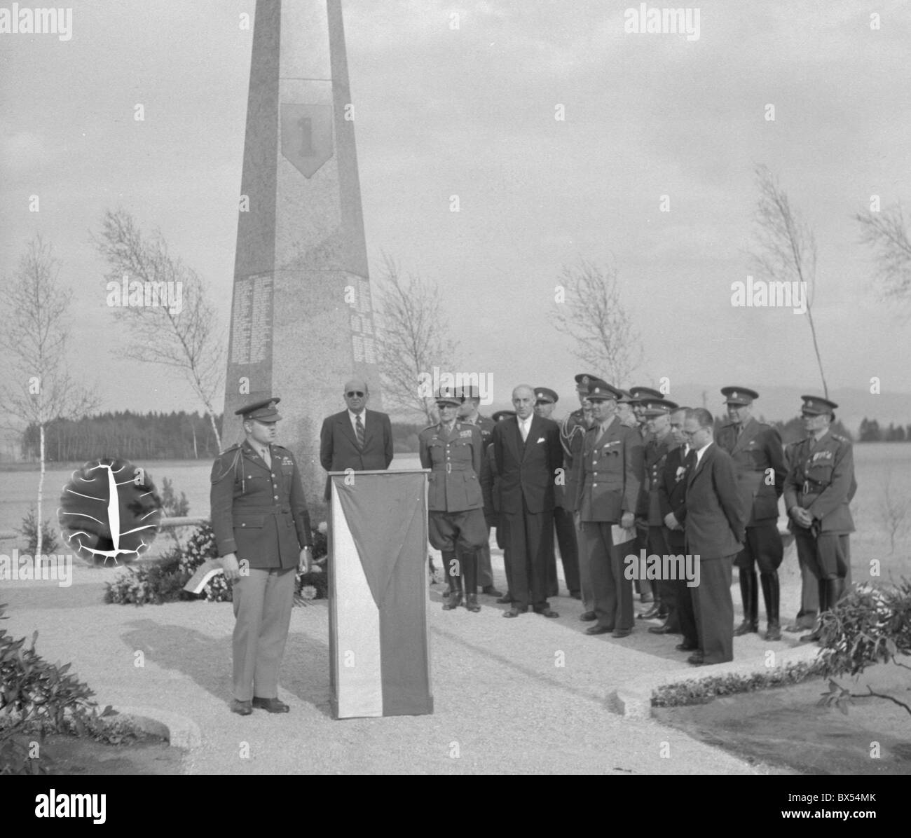 Memorial fallen soldiers Black and White Stock Photos & Images - Alamy