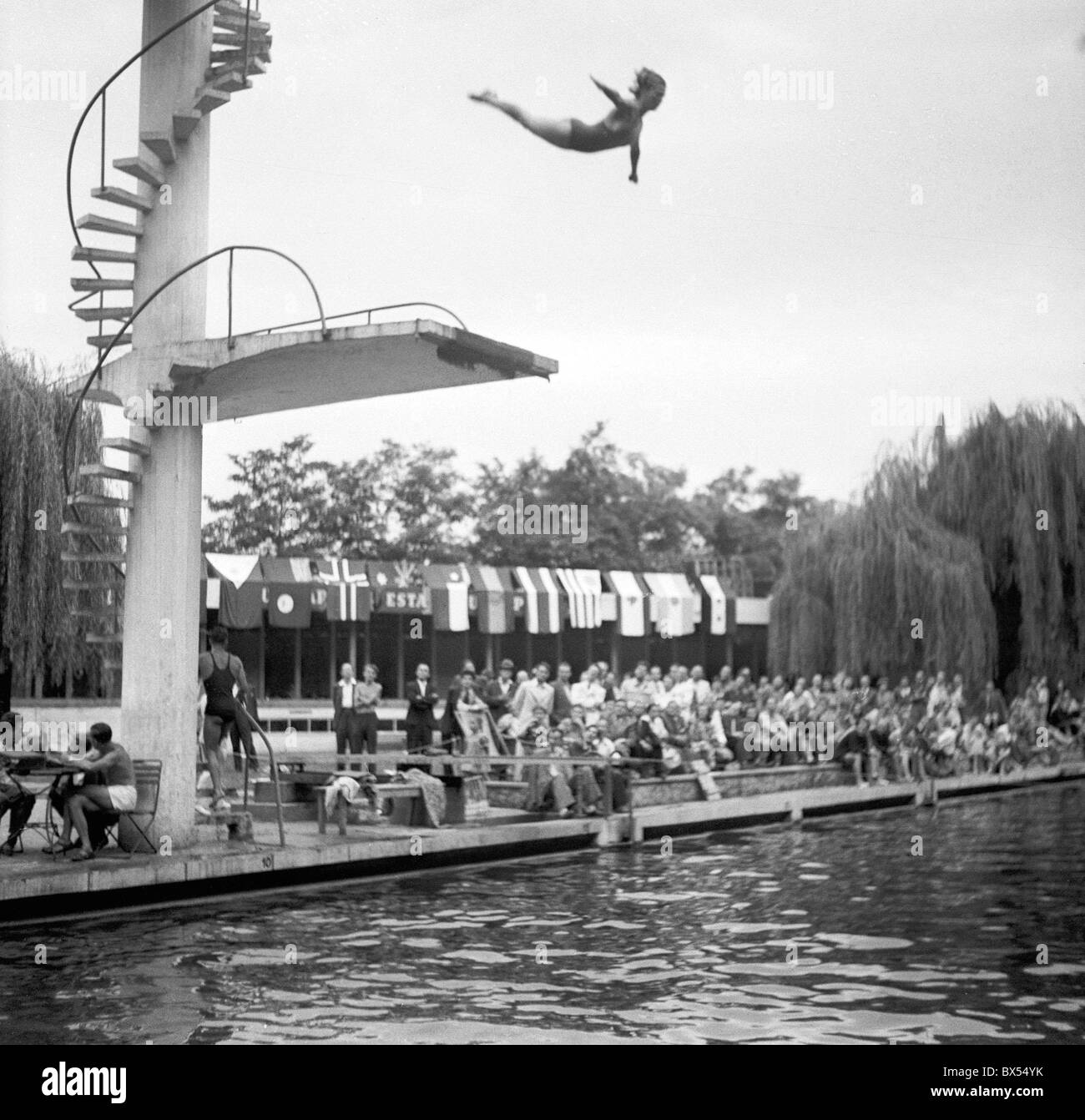 Pool 10 Black and White Stock Photos & Images - Alamy