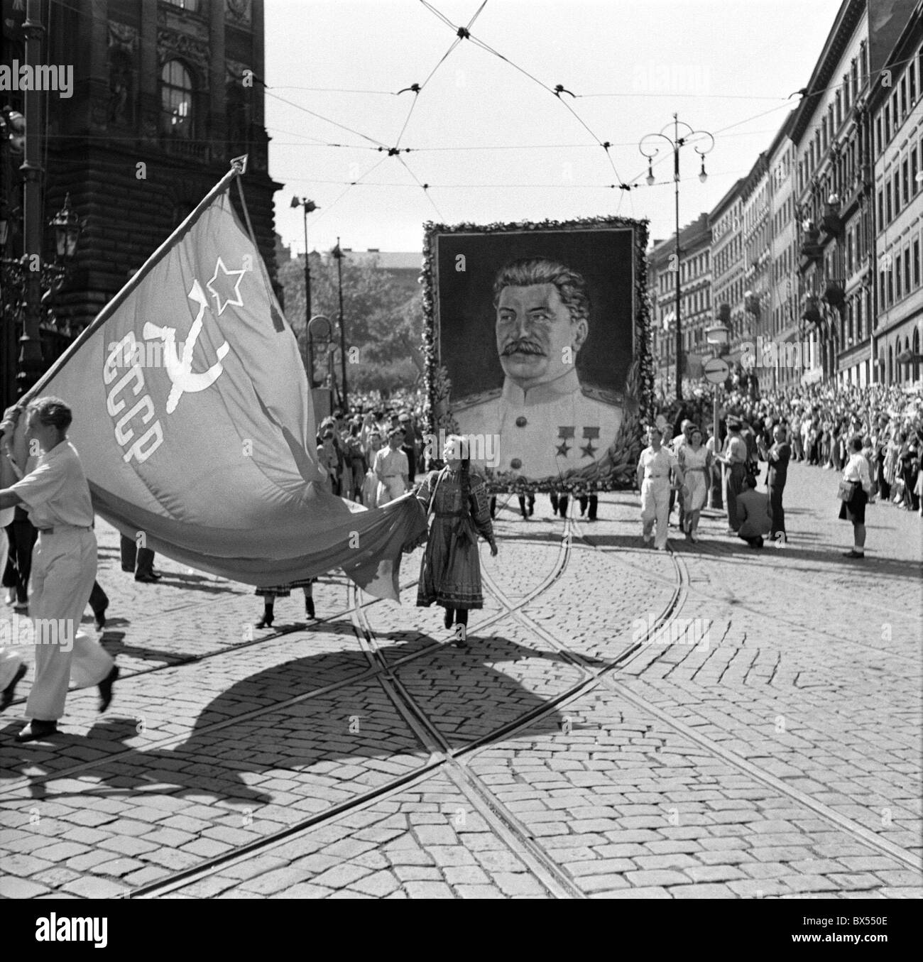 World festival youth students prague hi-res stock photography and ...