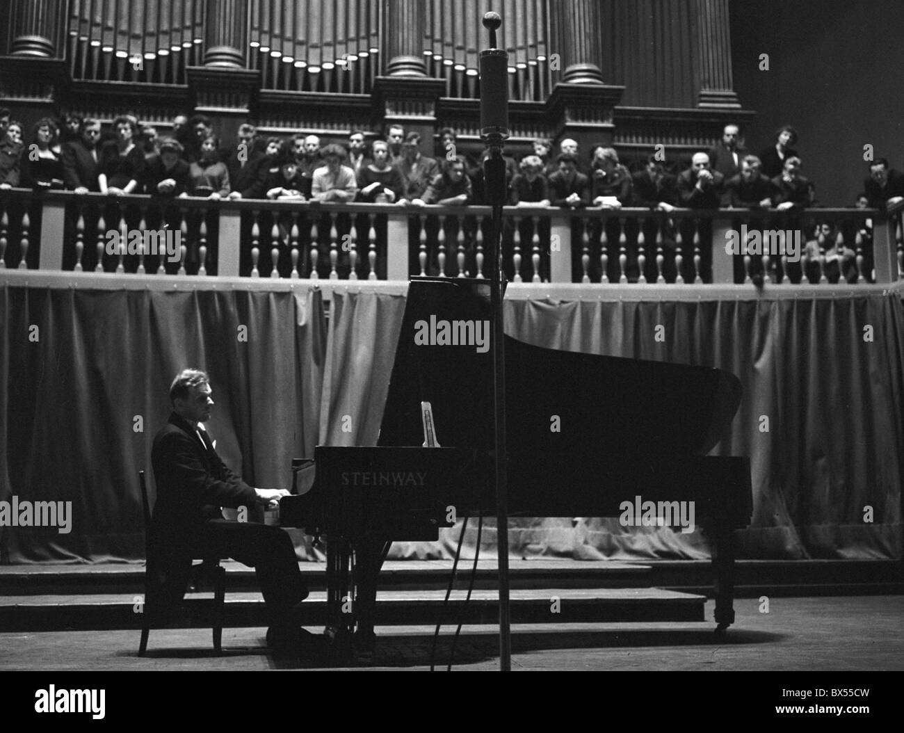 Concert organ Black and White Stock Photos & Images - Alamy