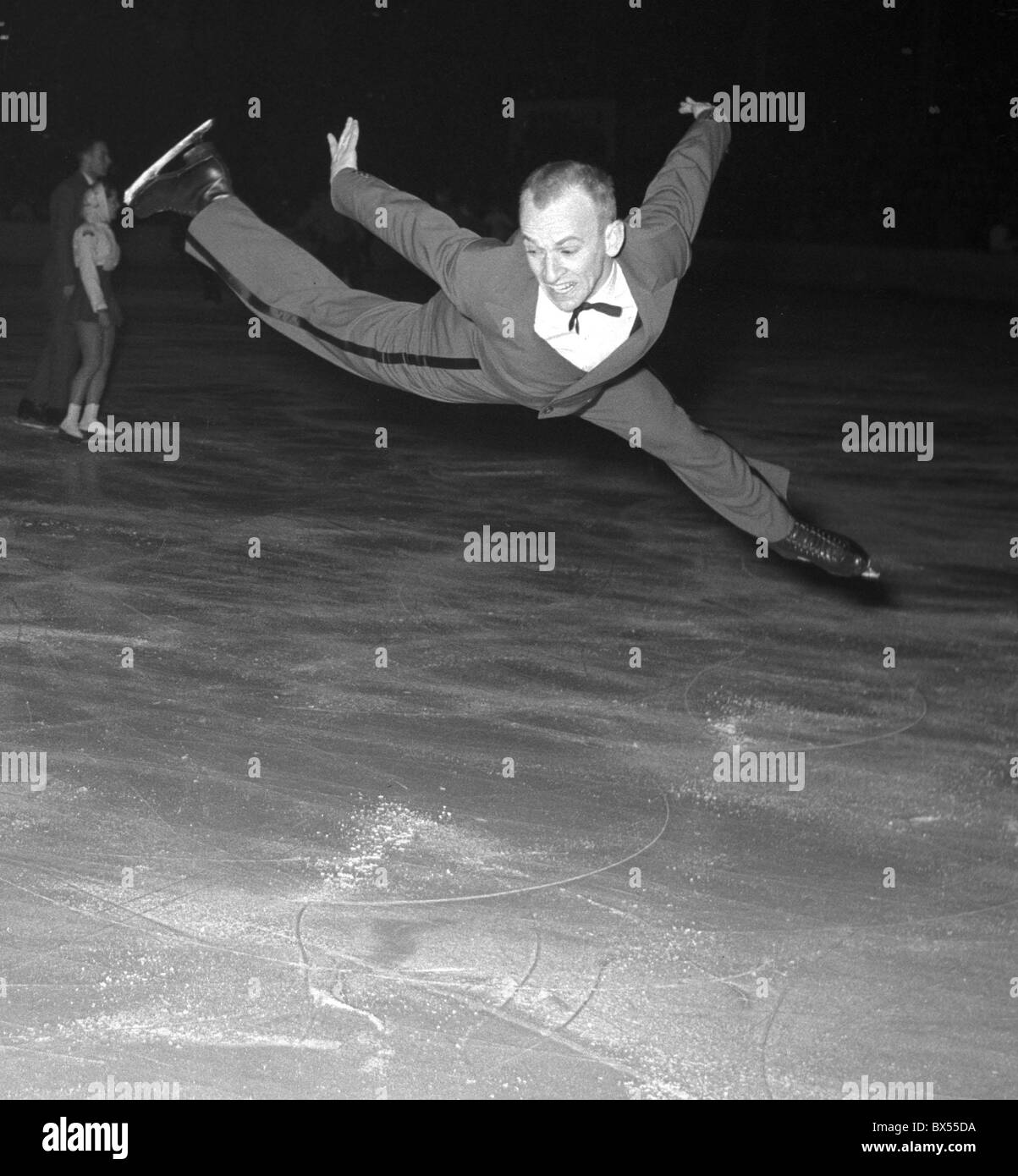 figureskater David Jenkins, jump Stock Photo - Alamy