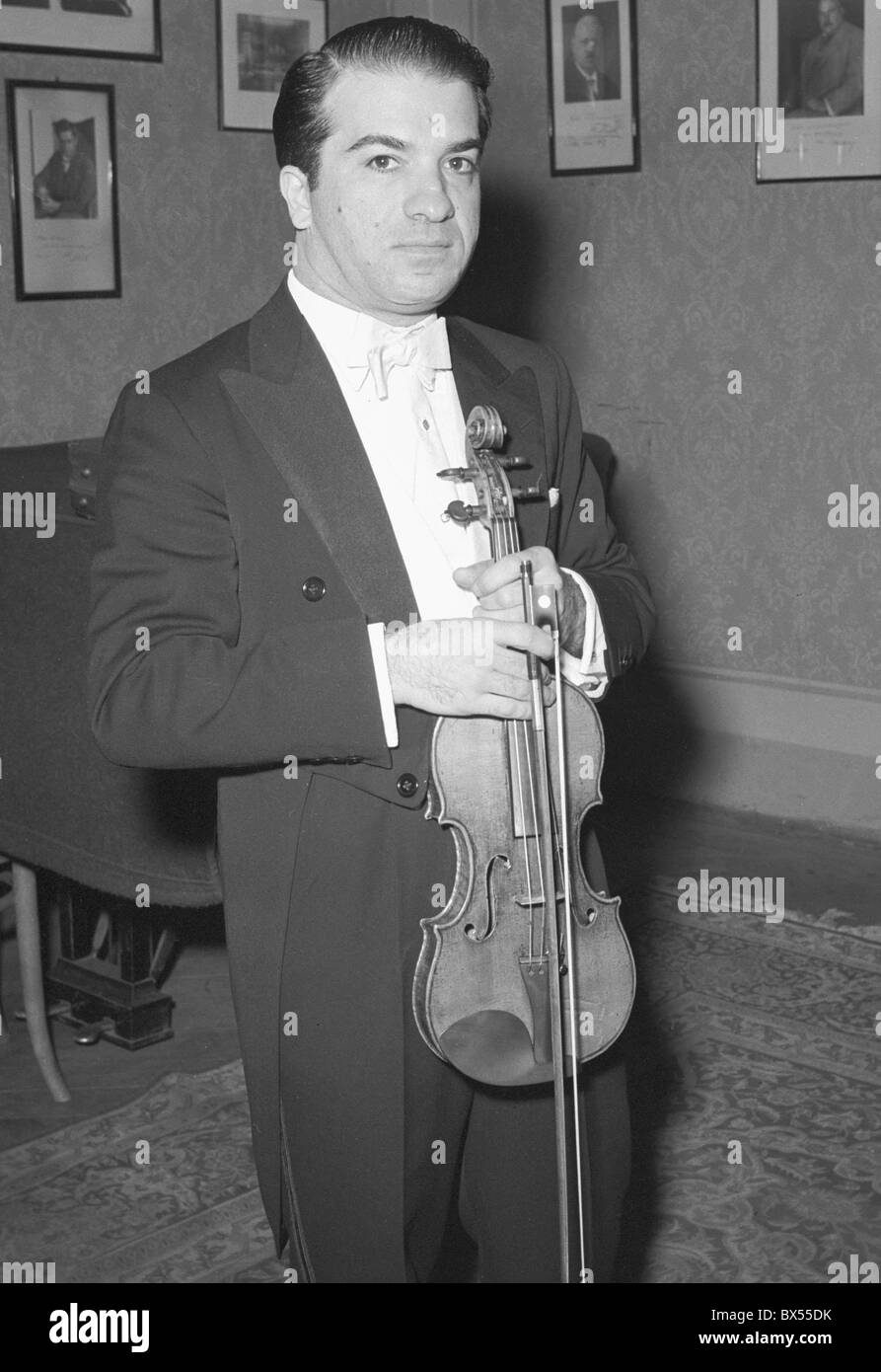 Violin master Ruggiero Ricci Stock Photo - Alamy