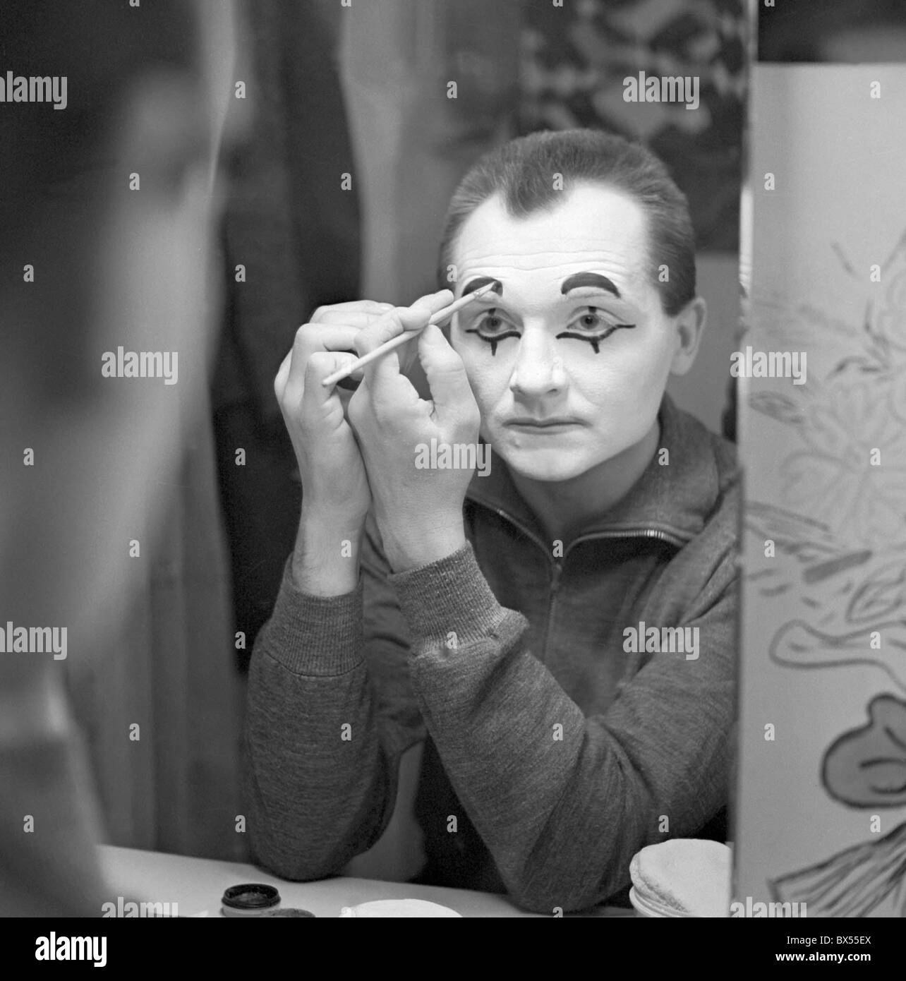 Actor pantomime hi-res stock photography and images - Alamy