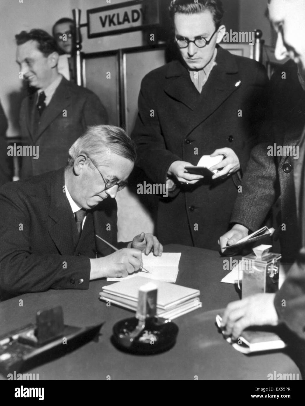 Josef capek hi-res stock photography and images - Alamy