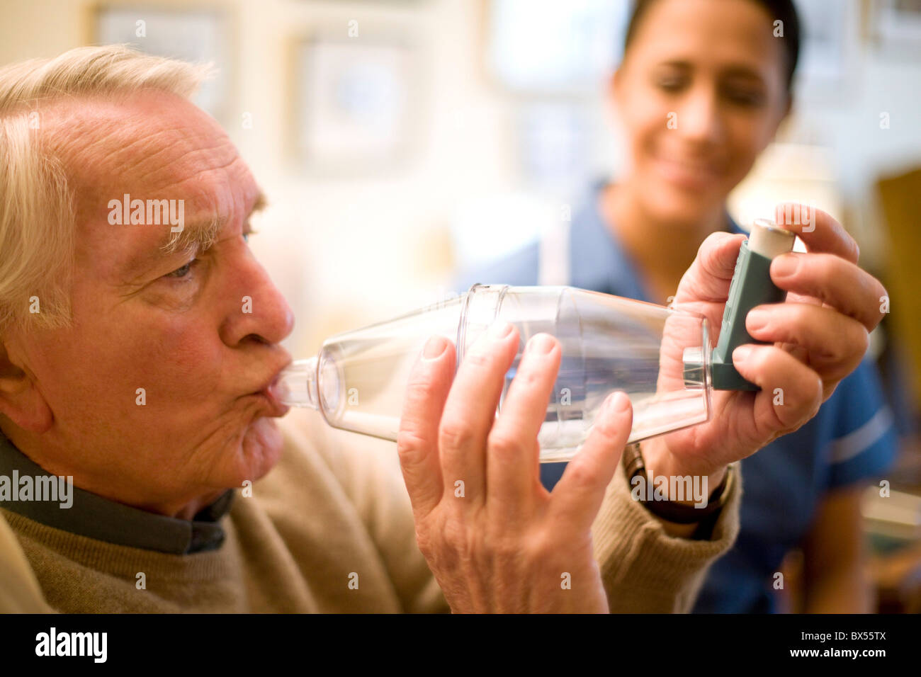 Asthma inhaler spacer hi-res stock photography and images - Alamy