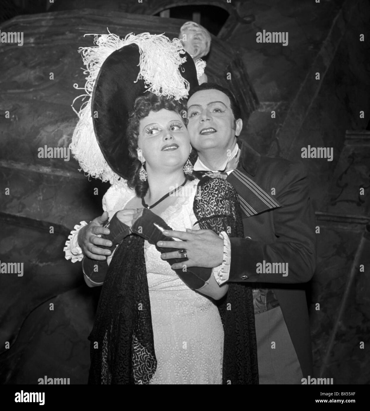 Tosca hi-res stock photography and images - Alamy