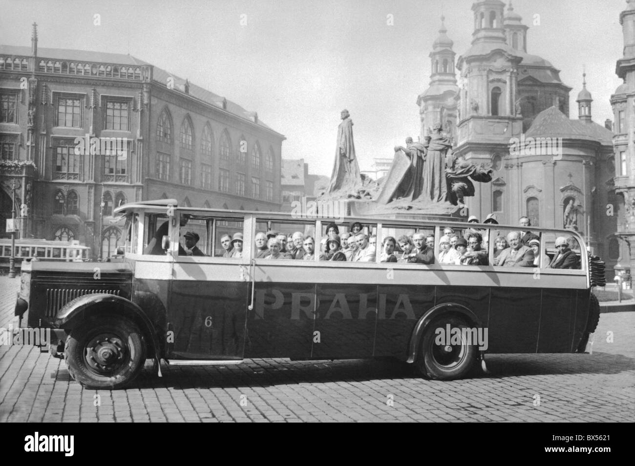 S sightseeing Black and White Stock Photos & Images - Alamy