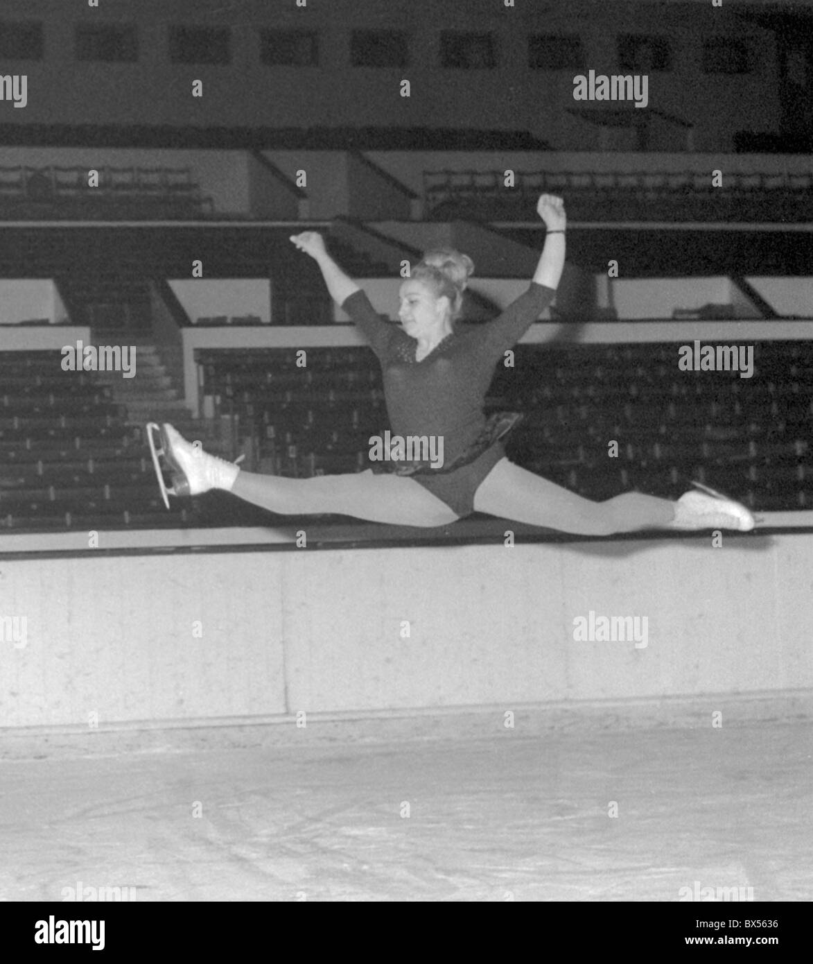 Ice figure skates on Black and White Stock Photos & Images - Alamy