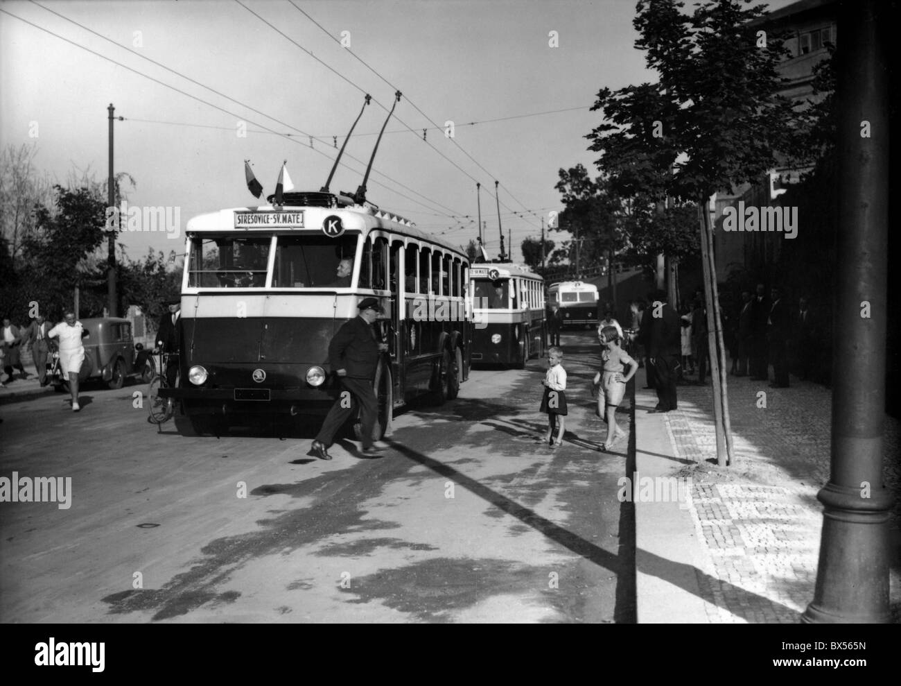 Czechoslovakia 1936, bus powered by electricity, "trolleybus" in Prague ...