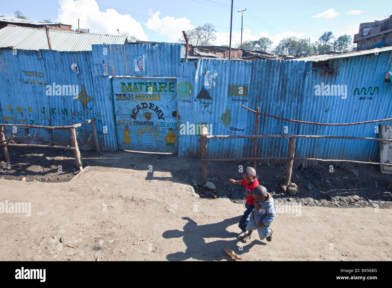 Maji Mazuri School in the Mathare slums, Nairobi, Kenya Stock Photo - Alamy