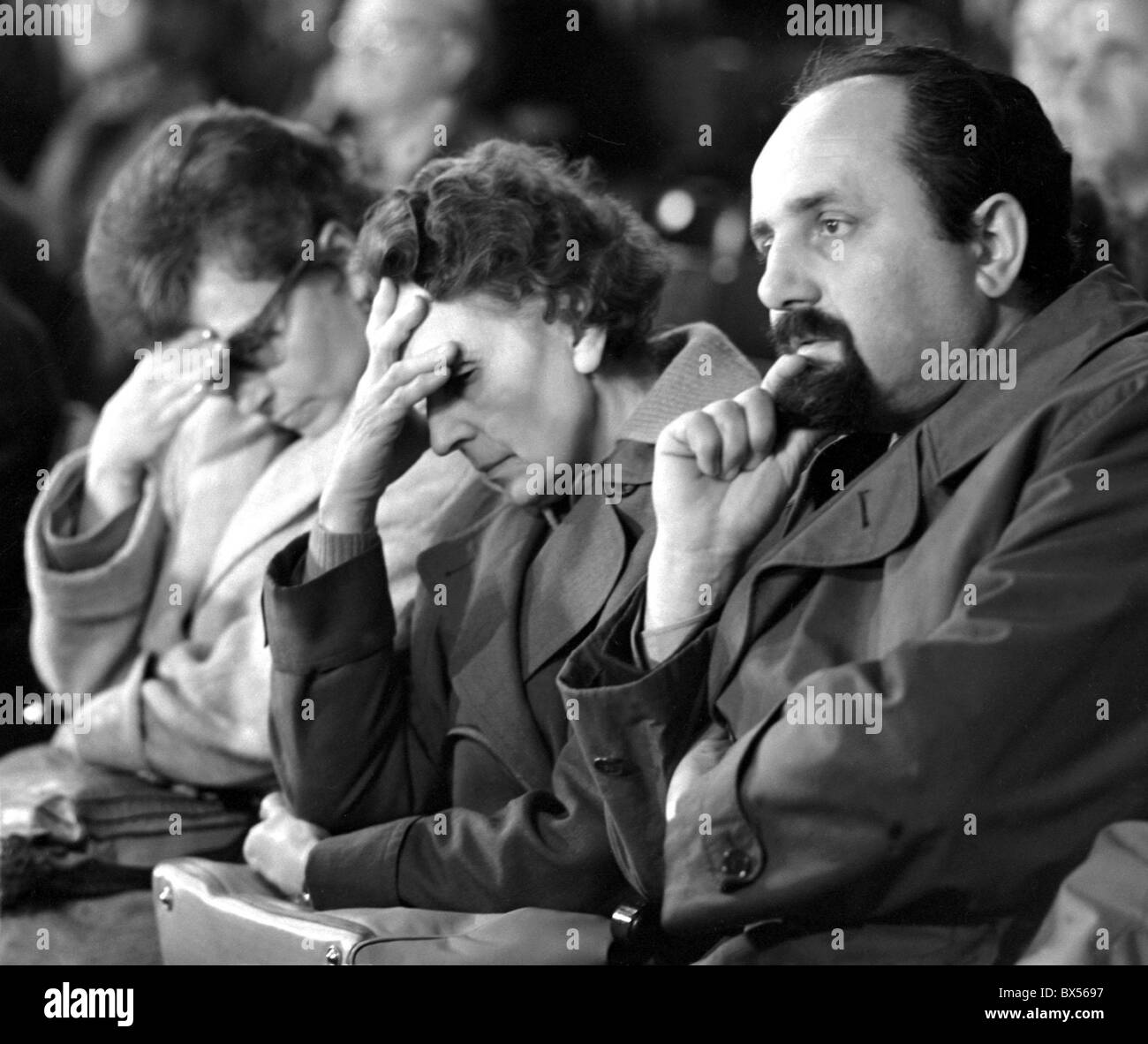 Court poem hi-res stock photography and images - Alamy