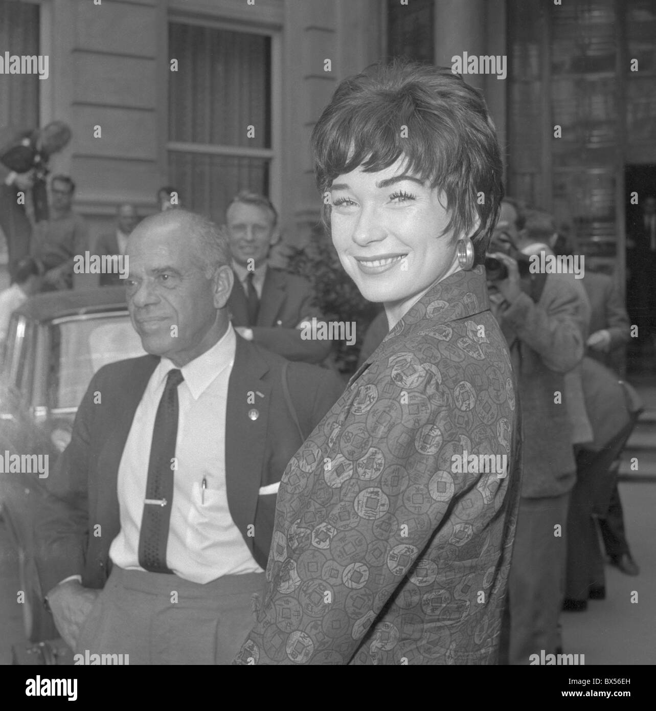 Maclaine hi-res stock photography and images - Alamy