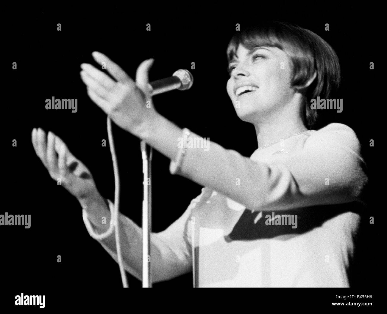Mireille mathieu hi-res stock photography and images - Alamy