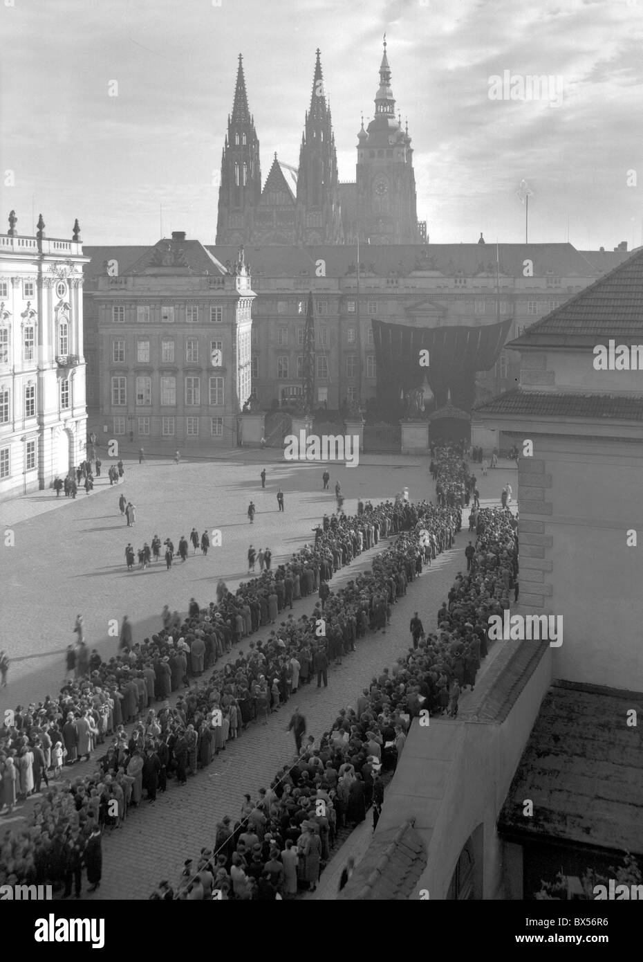Czechoslovakia - September 1937 Prague citizens line up to view their ...