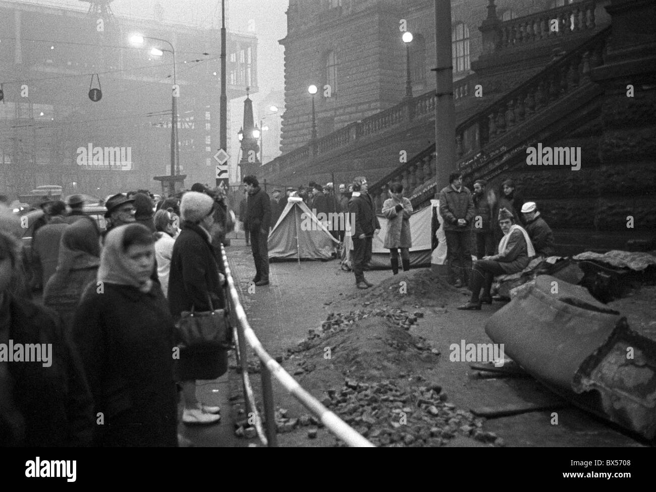 Hunger strike funeral hi-res stock photography and images - Alamy