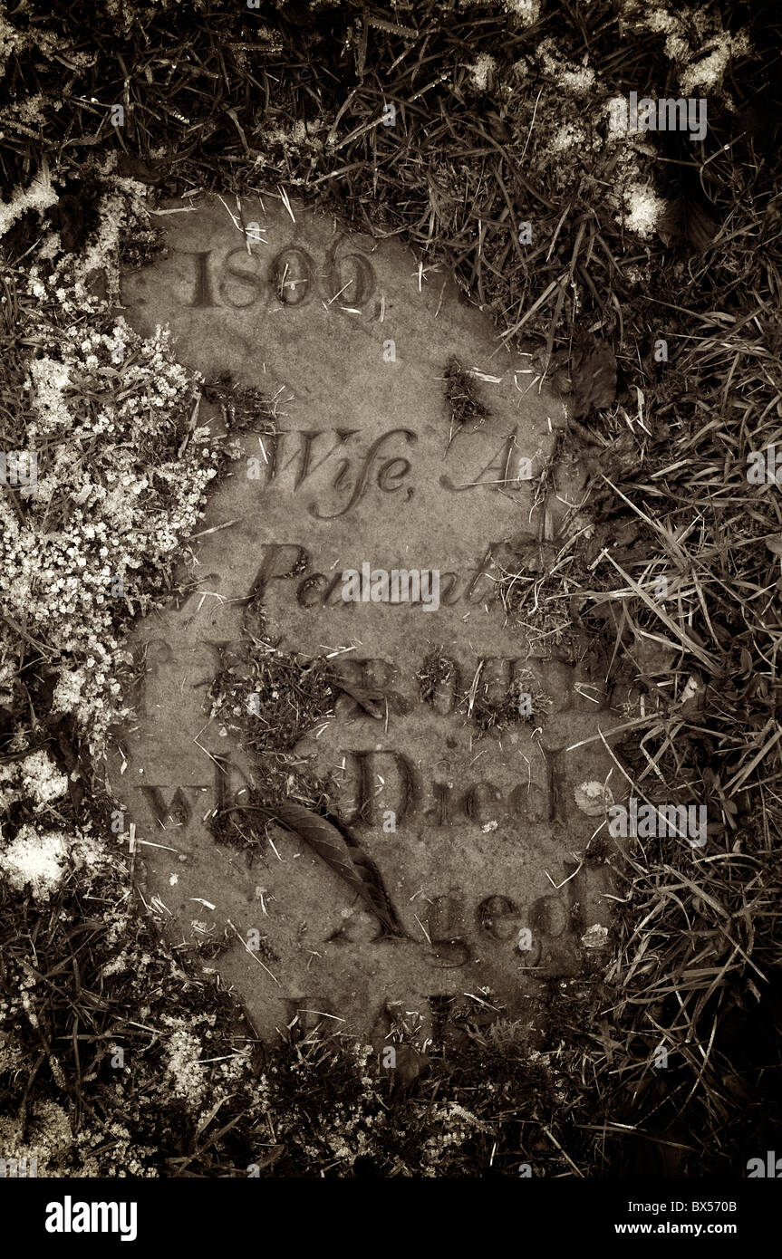Old headstone inscription hi-res stock photography and images - Alamy