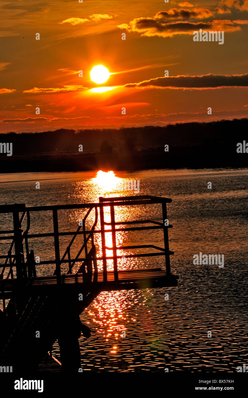 Shining sun on sunset hi-res stock photography and images - Alamy