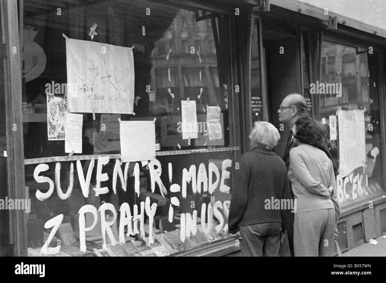 posters, signs, leaflets, information, news, protest Stock Photo - Alamy