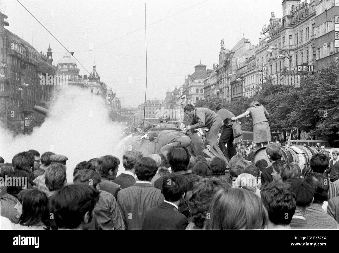 tank, soldiers, discussion, debate, protest, Wenceslas Square, Prague ...