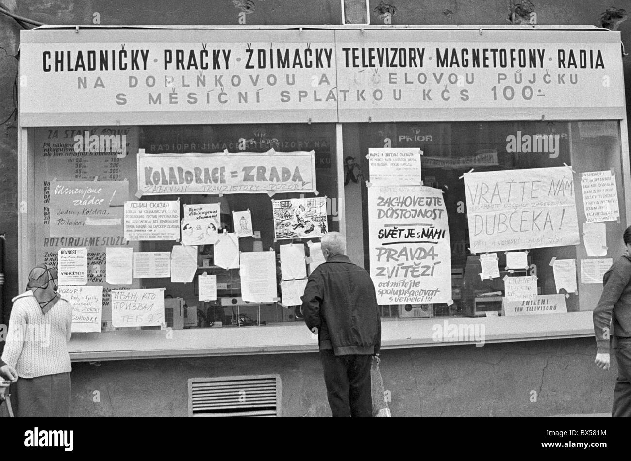 posters, signs, leaflets, information, news, protest Stock Photo - Alamy