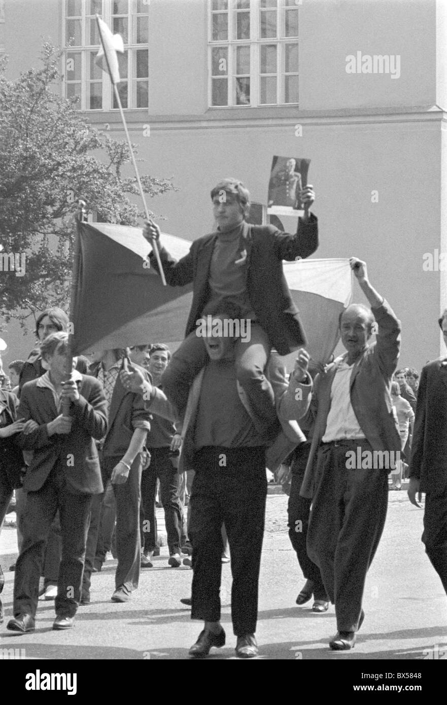 Soviet troops on march Black and White Stock Photos & Images - Alamy