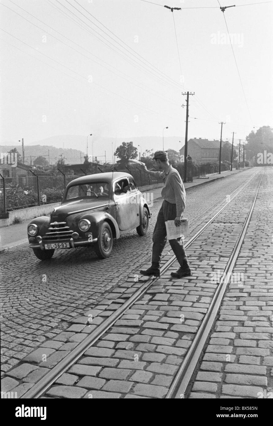 Leaflet distribution hi-res stock photography and images - Alamy