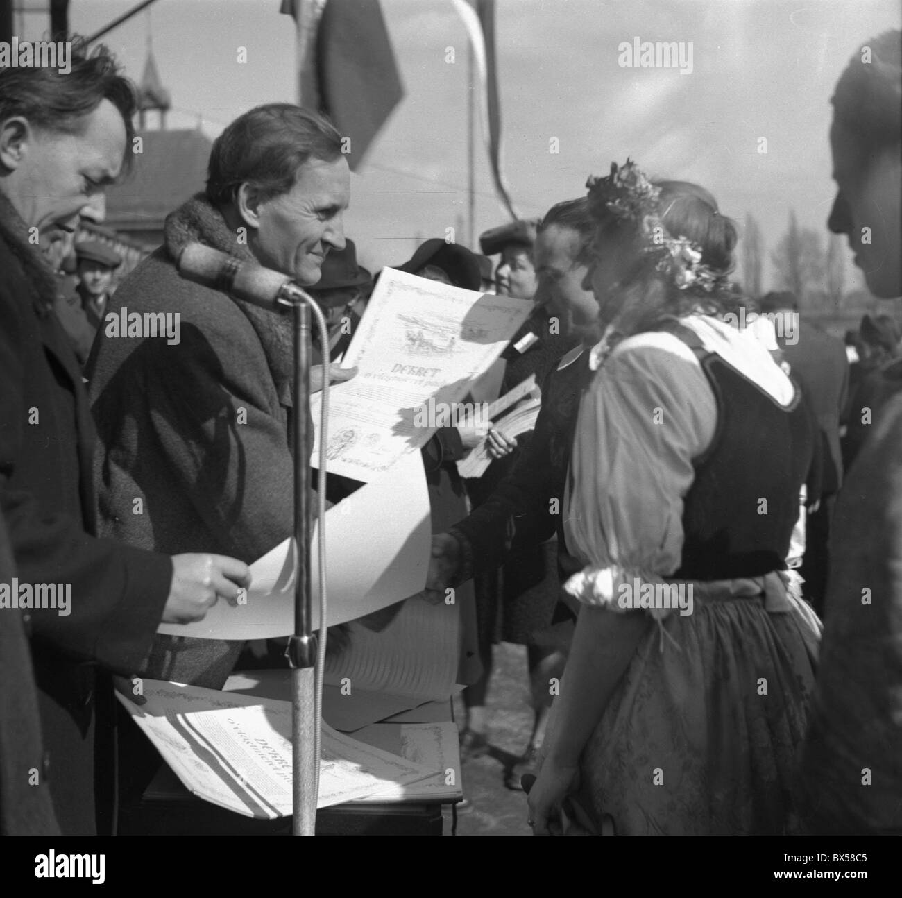 Make reform Black and White Stock Photos & Images - Alamy