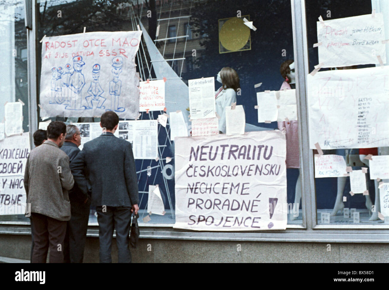 posters, signs, leaflets, information, news, protest Stock Photo - Alamy