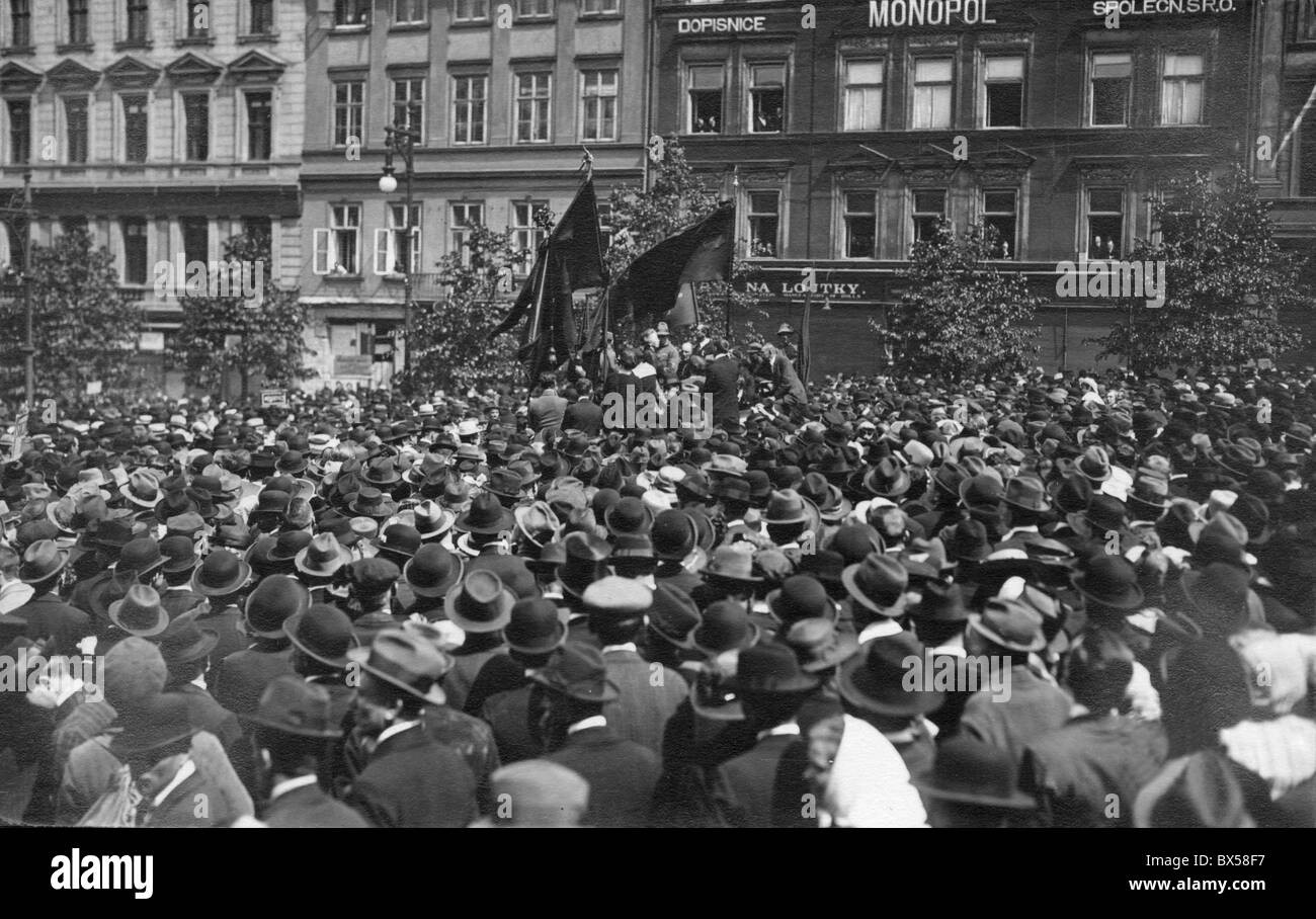 CzechoslovakiaÂ´s Social Democratic Party memebers meet in 1920 Stock ...