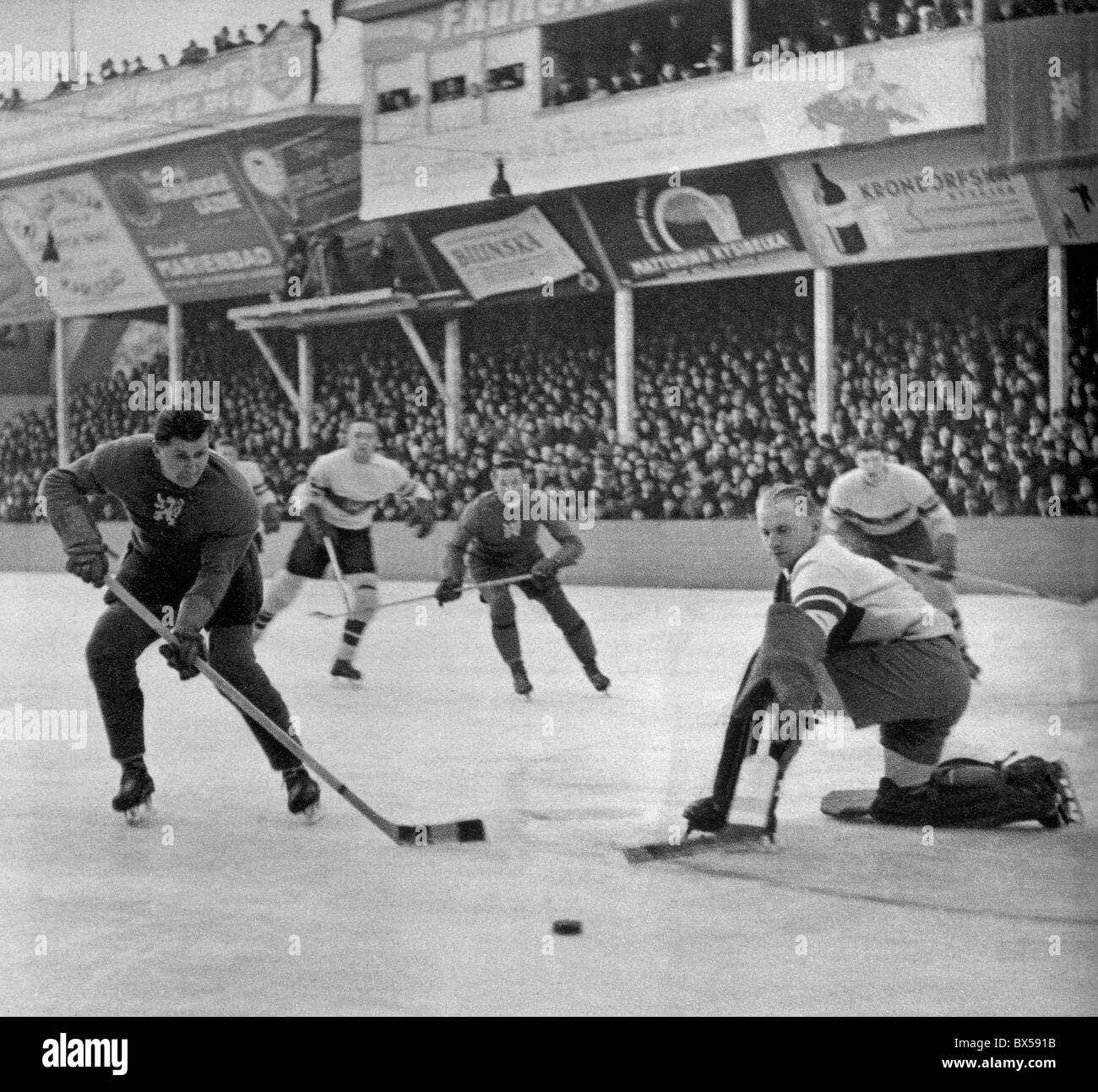 Germany ice hockey Black and White Stock Photos & Images - Alamy