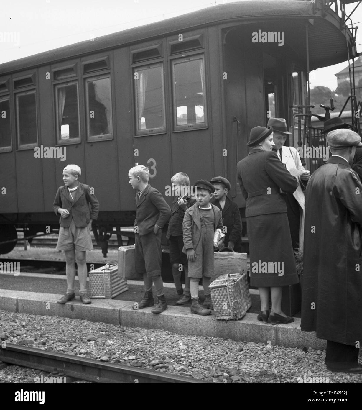 1938 children hi-res stock photography and images - Alamy