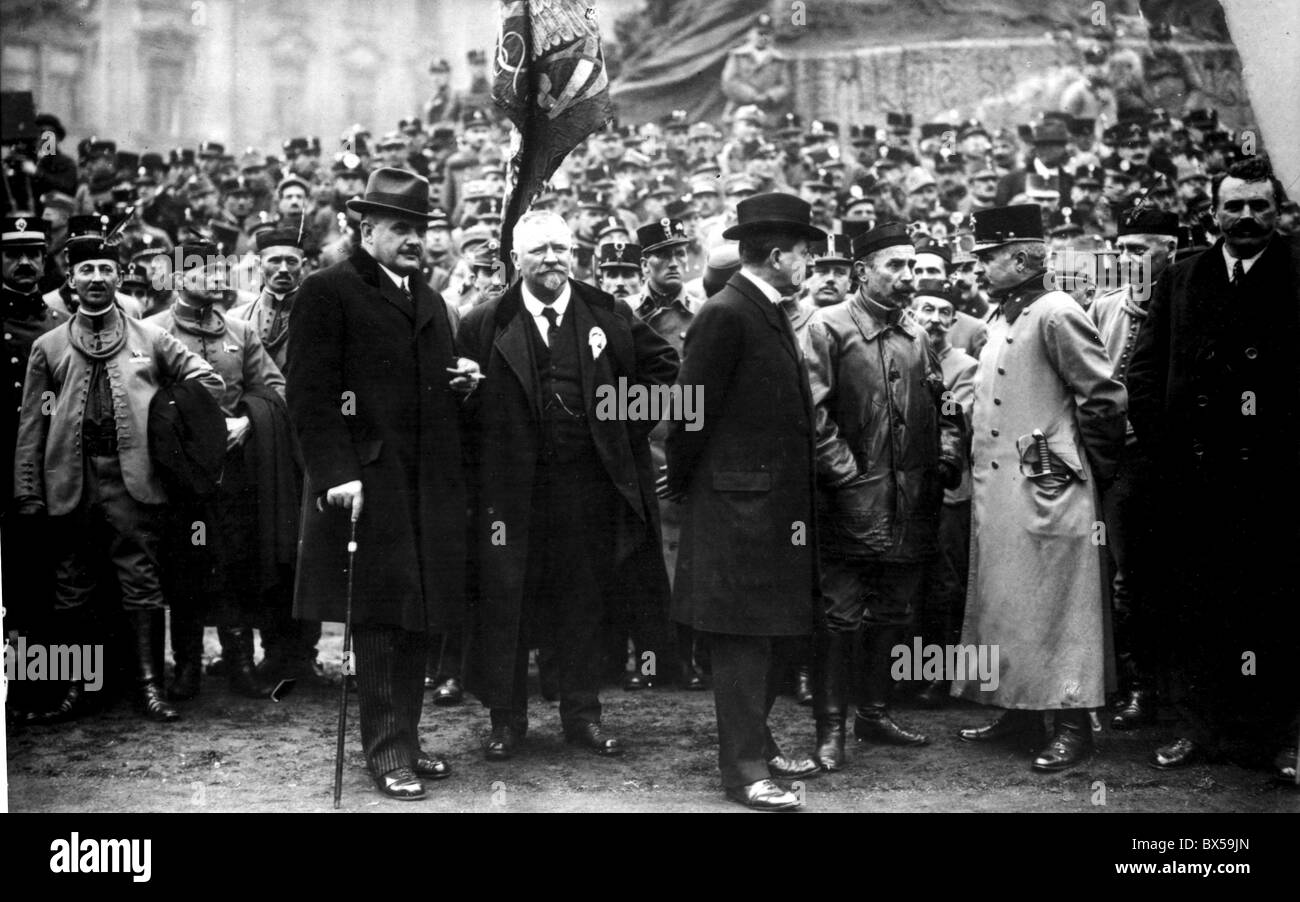Military swear in at Old Town Square, November 11, 1918 Stock Photo - Alamy