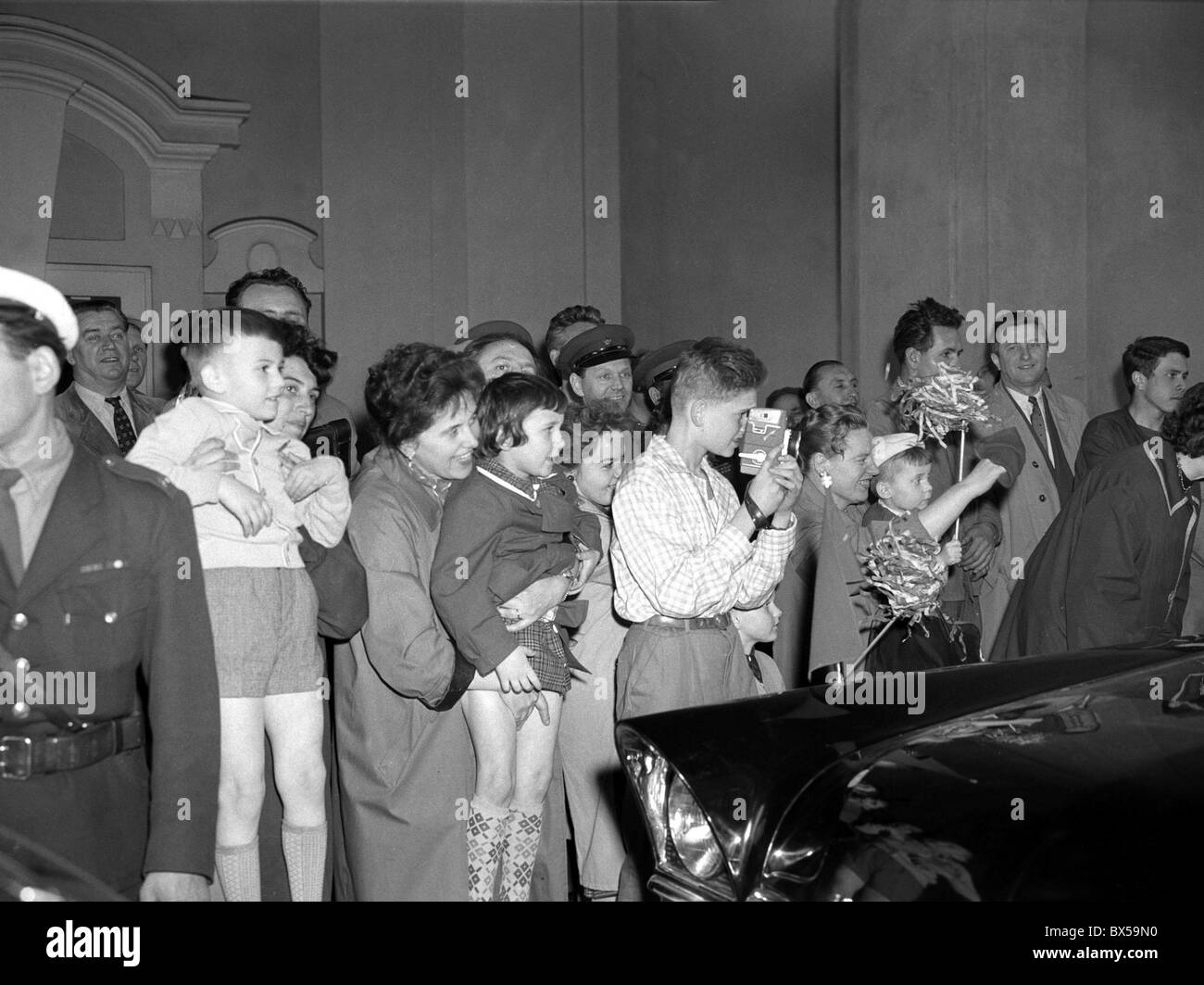 First soviet cosmonaut yuri gagarin hi-res stock photography and images ...