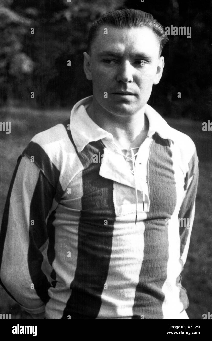 Czechoslovak soccer player Frantisek JUNEK in 1934 Stock Photo - Alamy