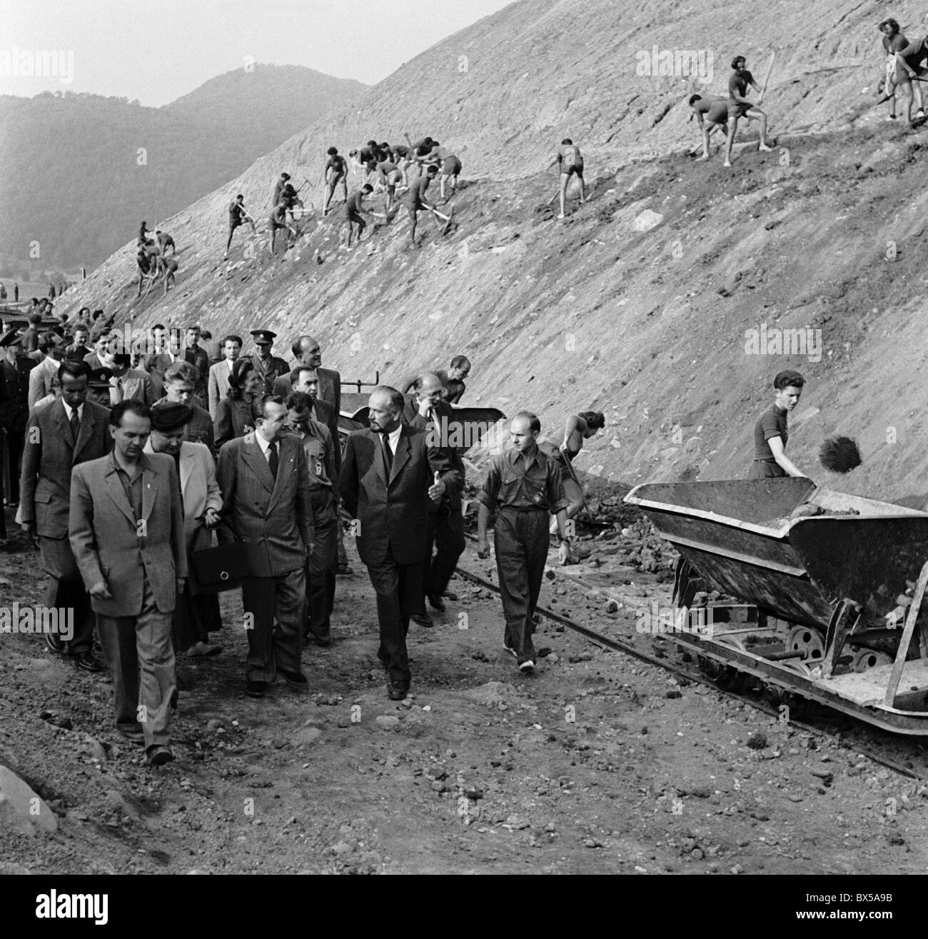 Through track Black and White Stock Photos & Images - Alamy