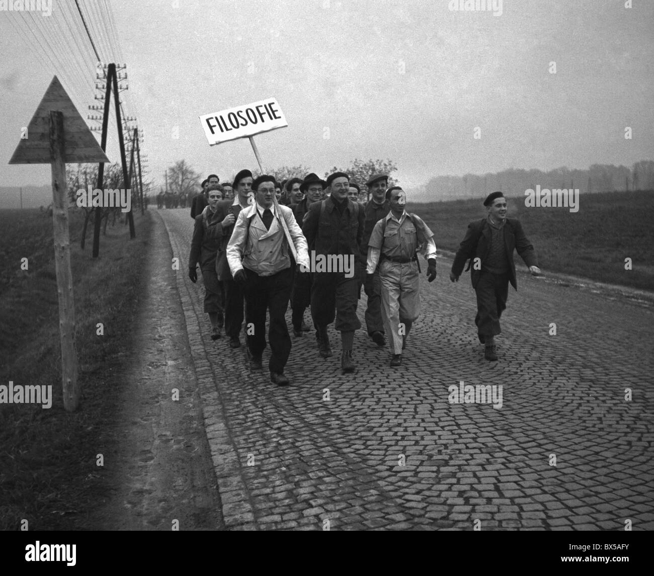 Vintage photo of peace march hi-res stock photography and images - Alamy