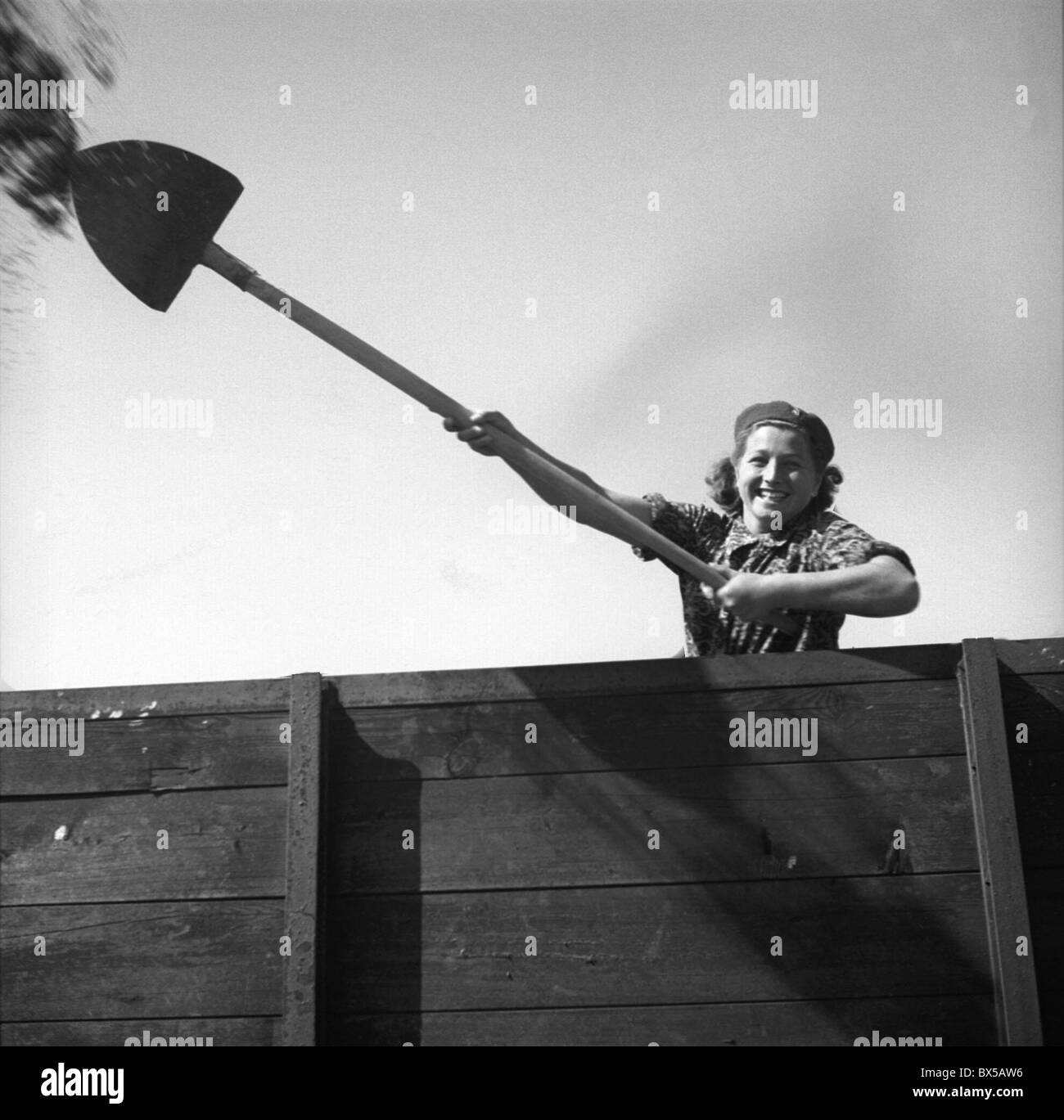 Hard slave labor hi-res stock photography and images - Alamy
