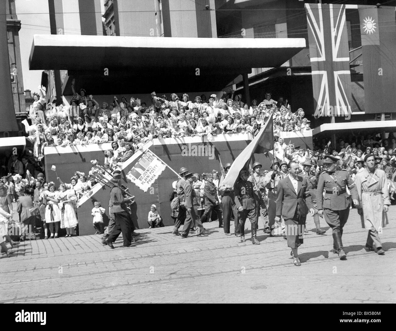 Czechoslovakia 1946 prague citizens celebrate hi-res stock photography ...