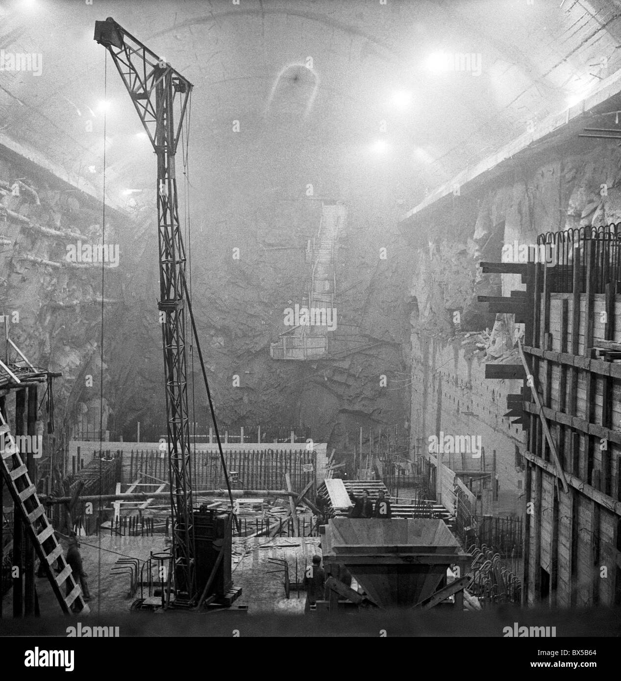 Gargantuan construction of Lipno dam continued without stop and under ...