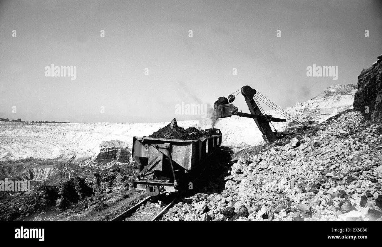 Mining ore machine hi-res stock photography and images - Alamy