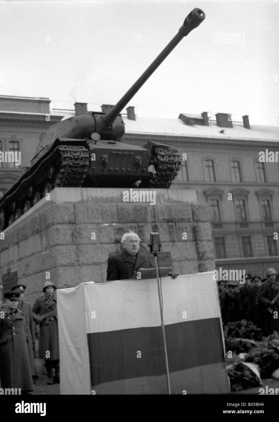 Red Army tank Stock Photo - Alamy