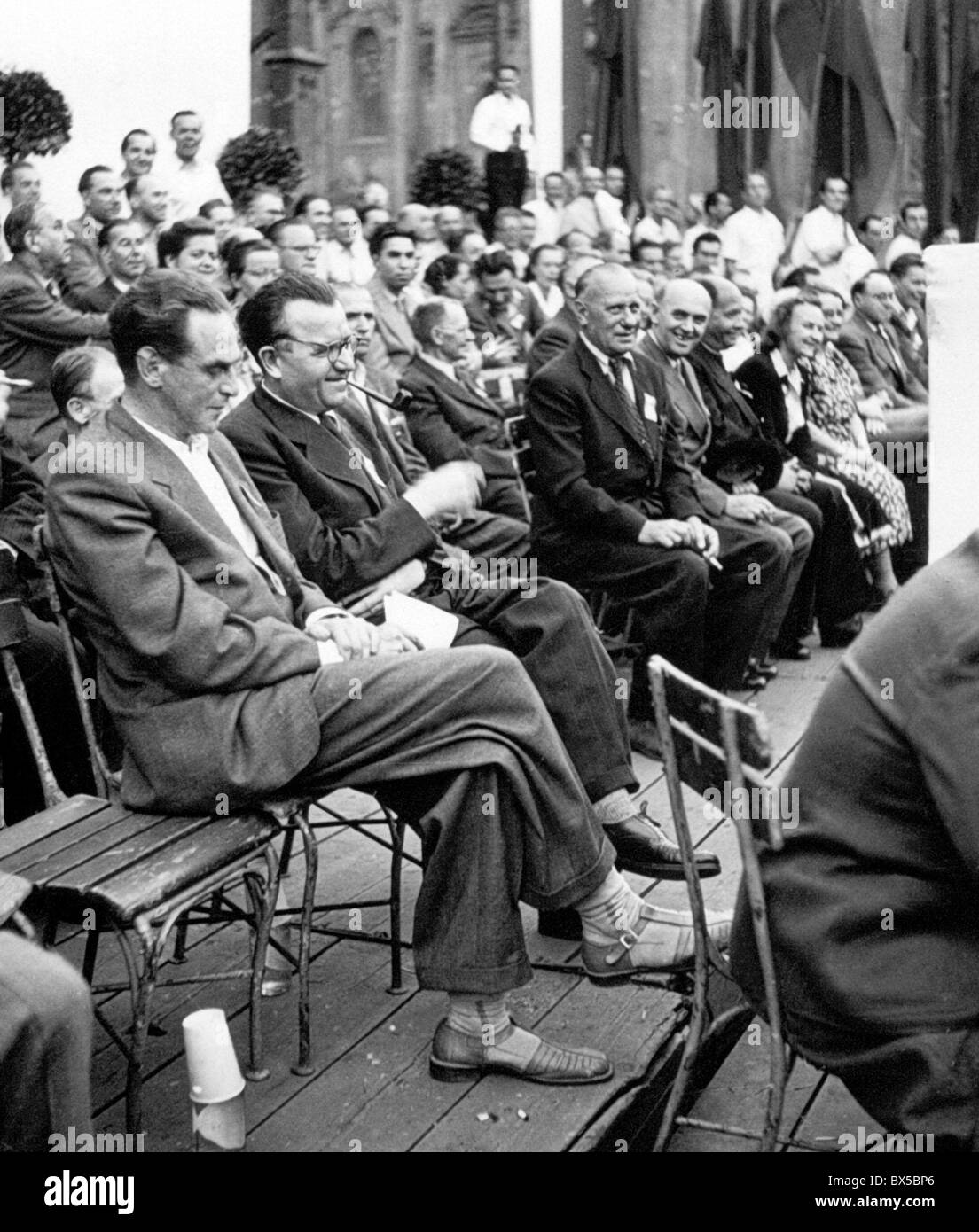 Communist leaders Black and White Stock Photos & Images - Alamy