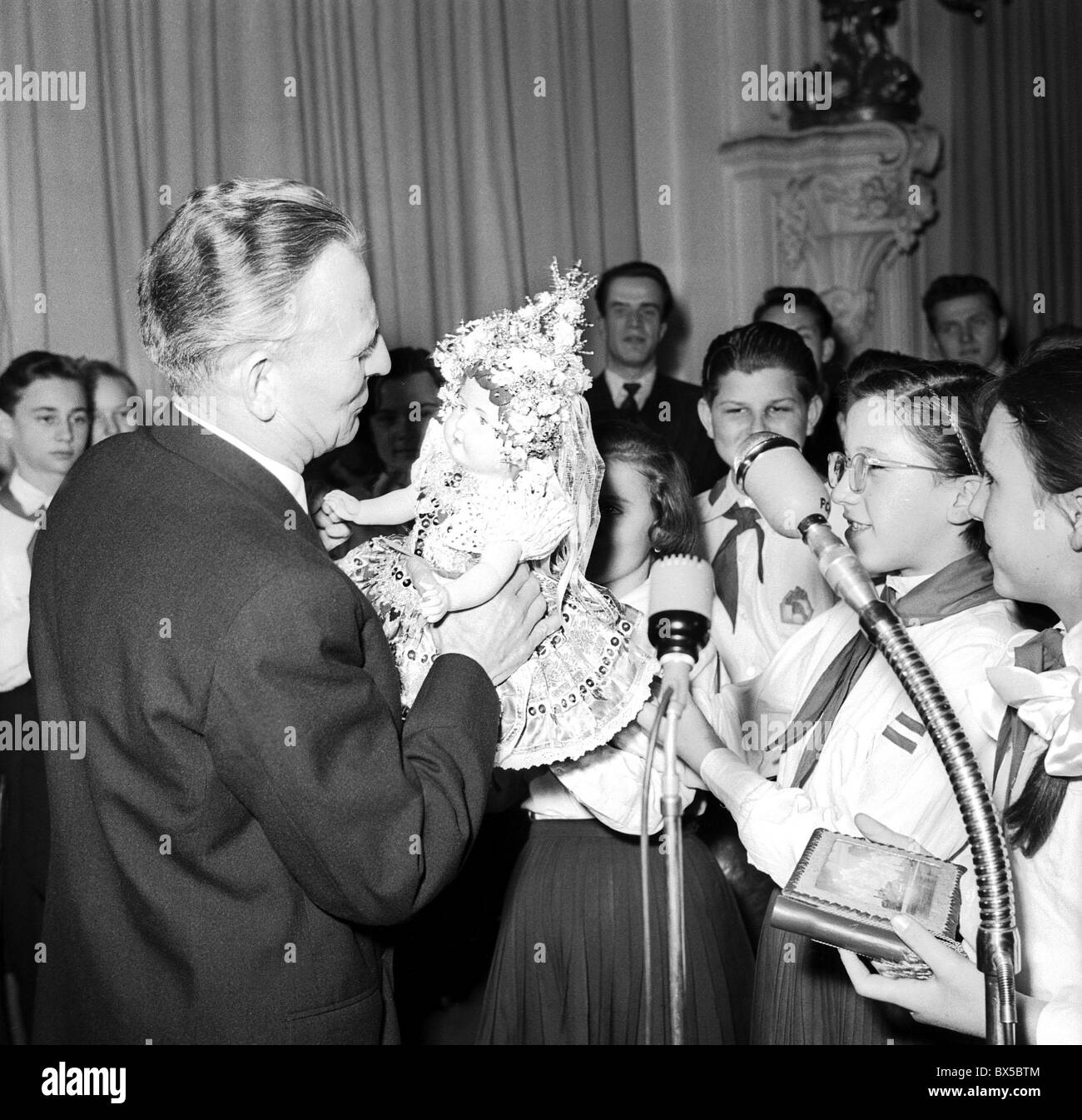President A.. Novotny with pioneers Stock Photo - Alamy